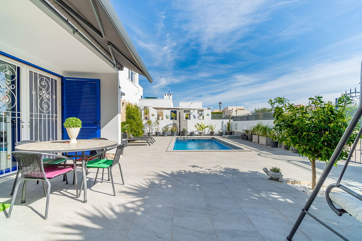 Fully Renovated 3 Bedroom Villa for Sale in Las Kalendas Fortuna