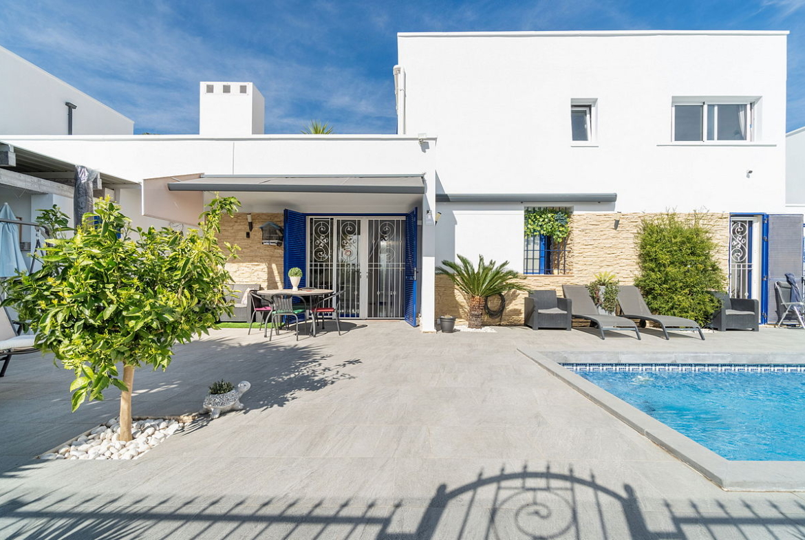 Fully Renovated 3 Bedroom Villa for Sale in Las Kalendas Fortuna